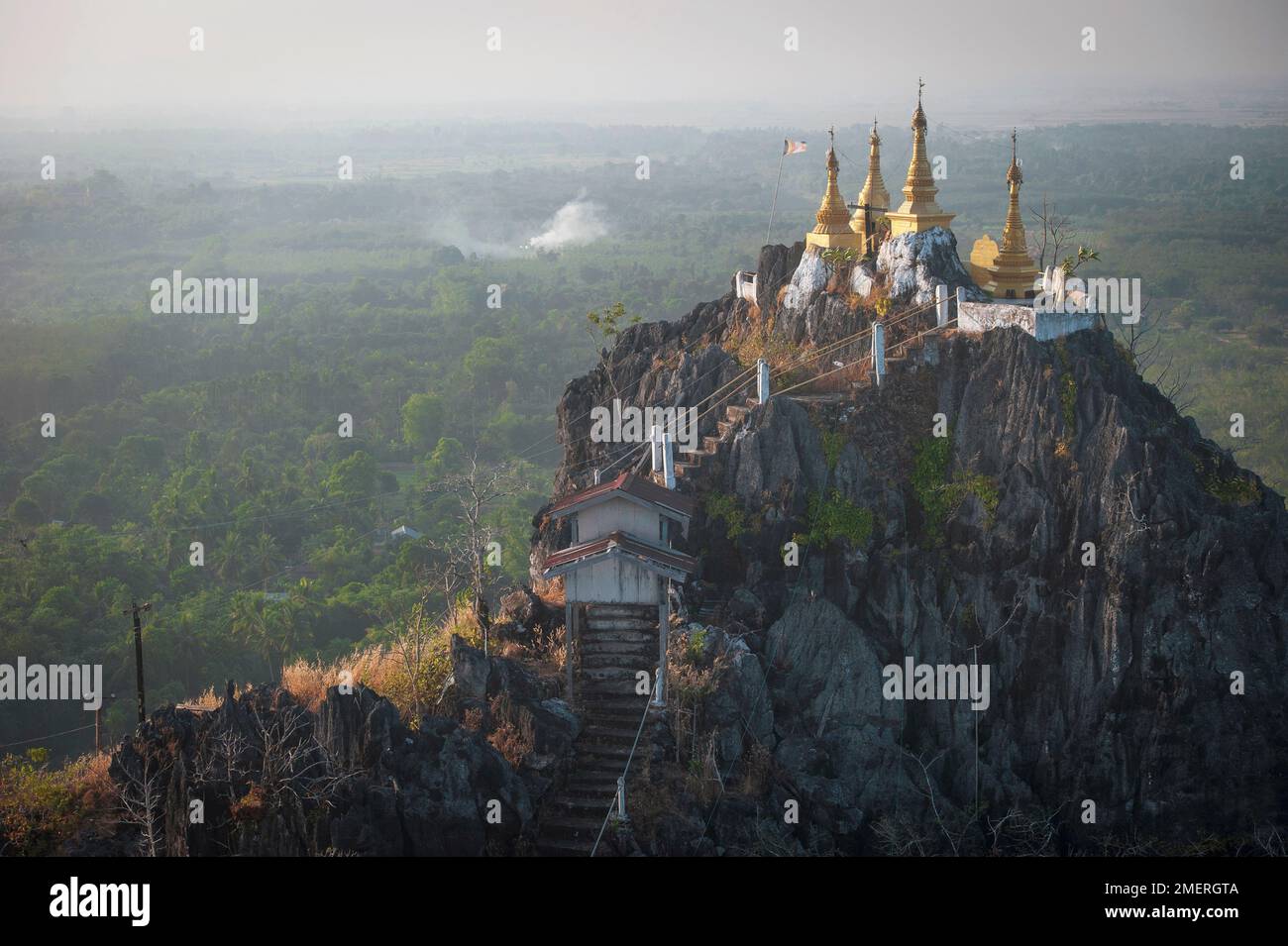 Myanmar temple on rock hi-res stock photography and images - Alamy