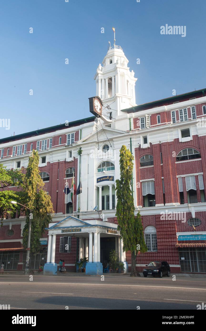 Myanmar, Yangon, Downtown, Custom House, Strand Stock Photo - Alamy