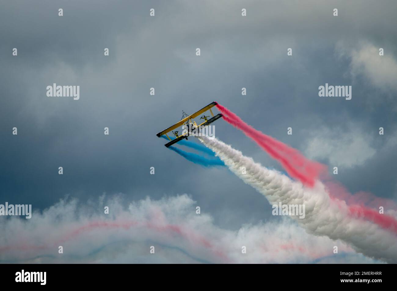 Air acrobatics hi-res stock photography and images - Alamy