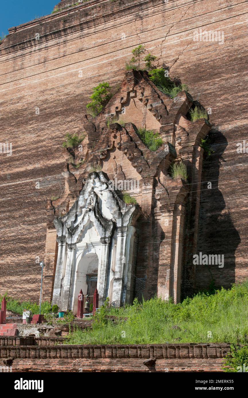 Matara gyi pagoda hi-res stock photography and images - Alamy