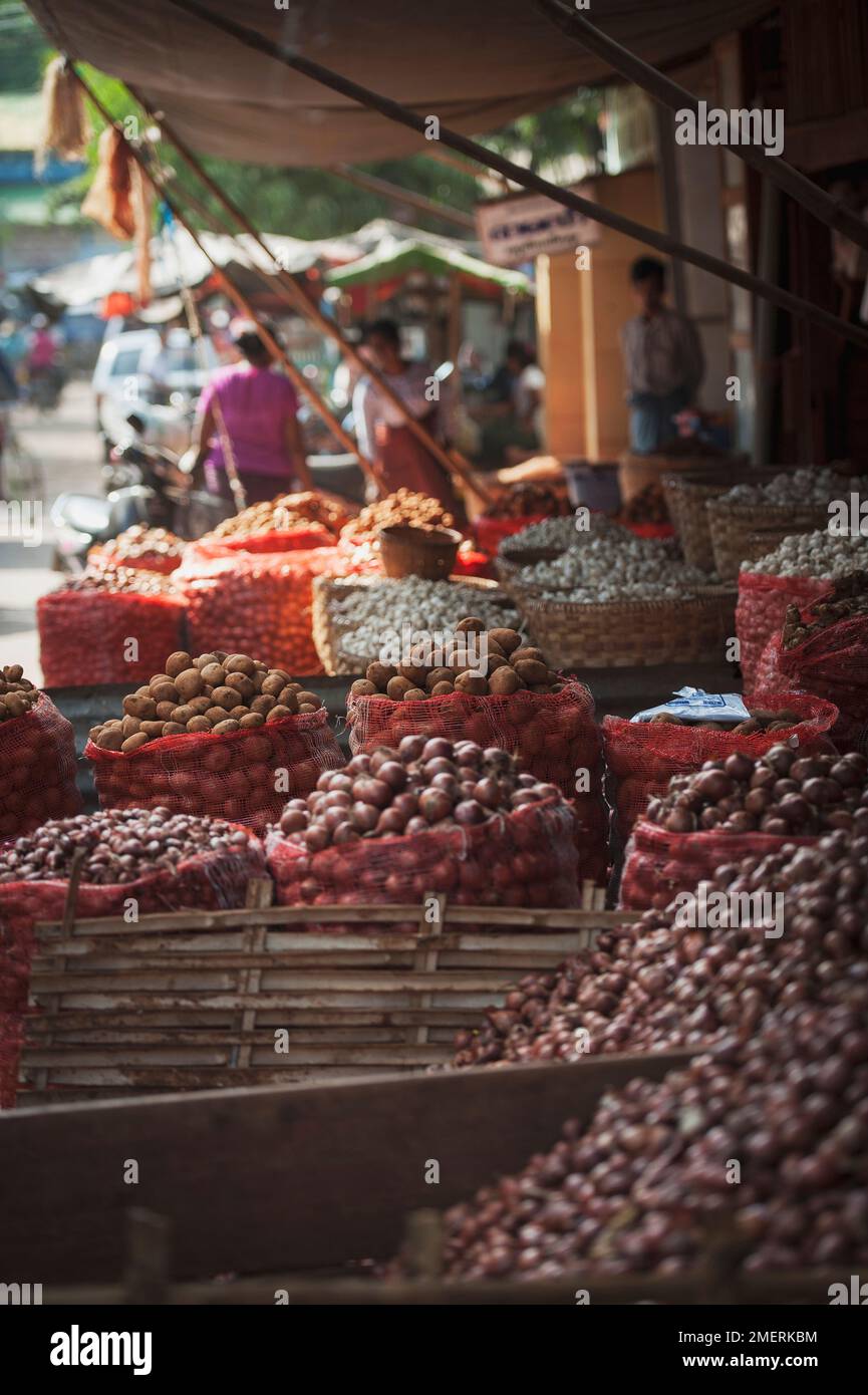 Myanmar, Mandalay, Zegyo Market, local produce Stock Photo - Alamy