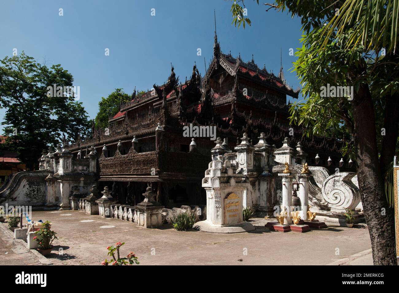 Myanmar, Mandalay region, Mandalay, Shwe Nandaw Kyaung Stock Photo - Alamy