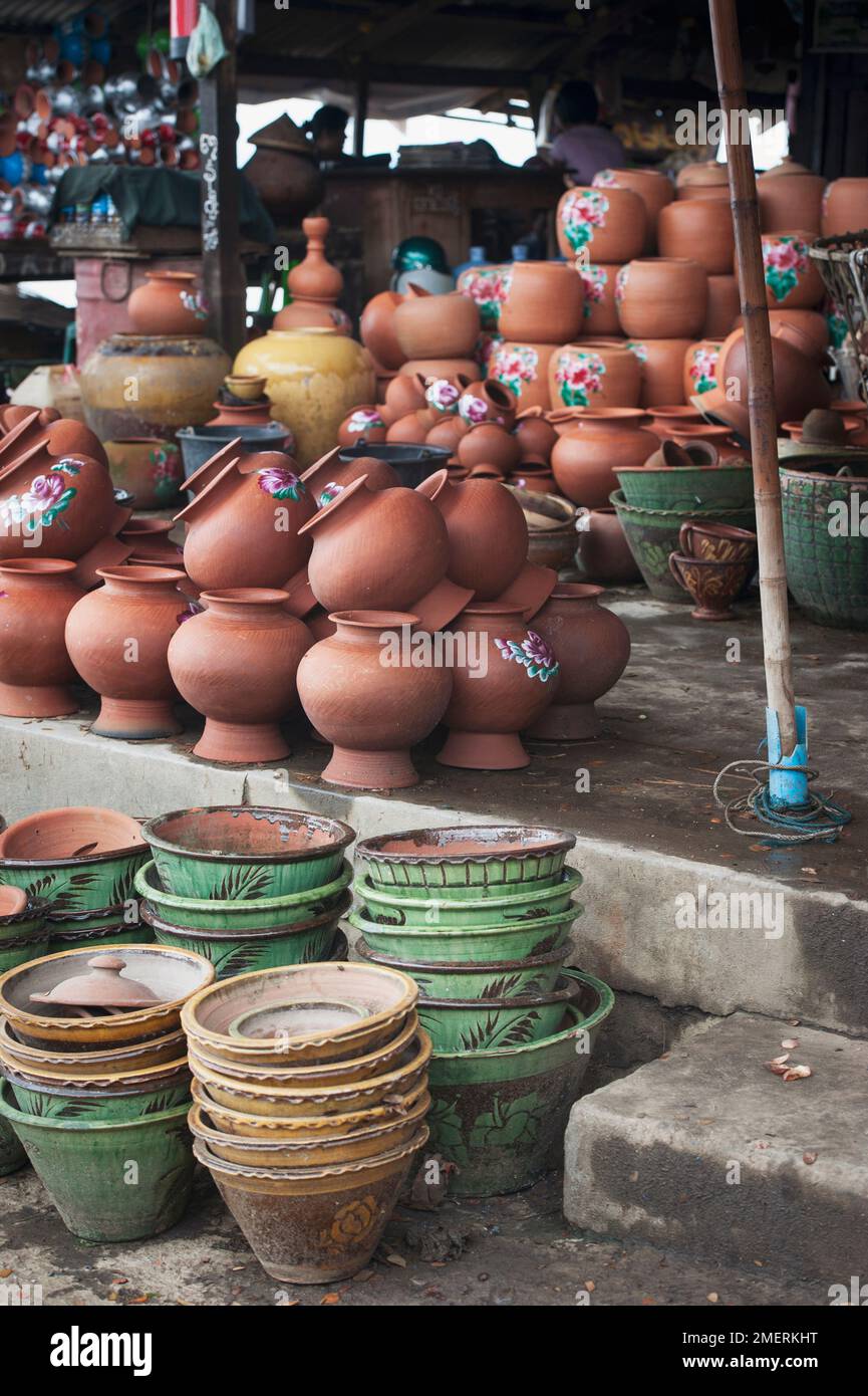 Myanmar, Northern Myanmar, Shwegu, local pottery Stock Photo - Alamy