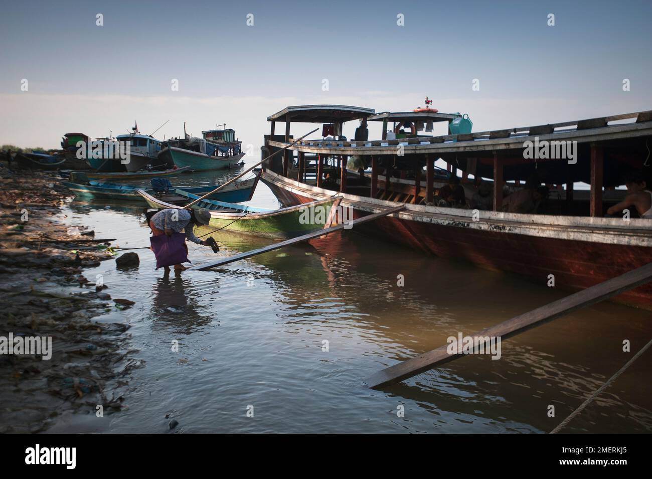 Myanmar, Northern Myanmar, Bhamo, harbour scene Stock Photo - Alamy