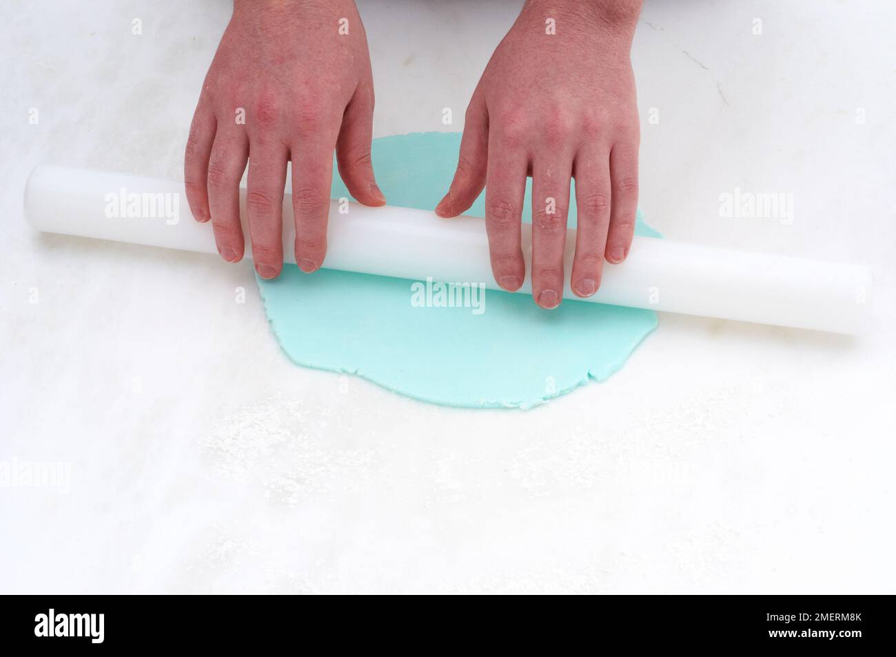 Iced fondant hi-res stock photography and images - Alamy