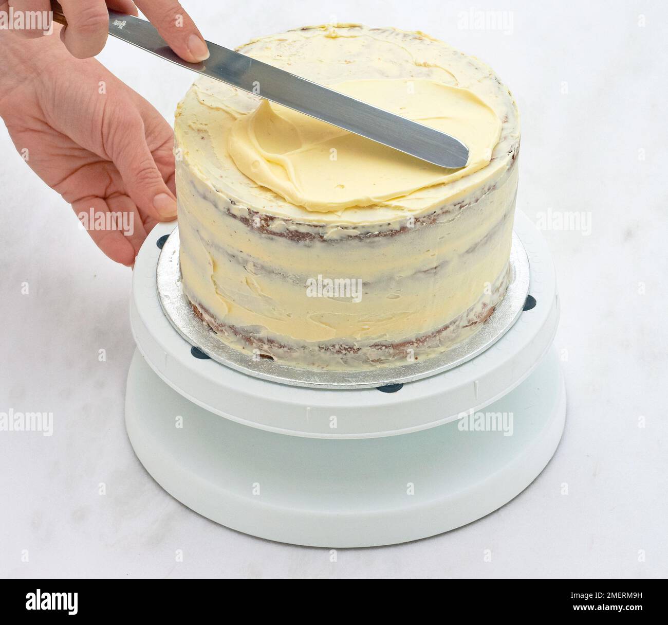 Crumb coat hi-res stock photography and images - Alamy