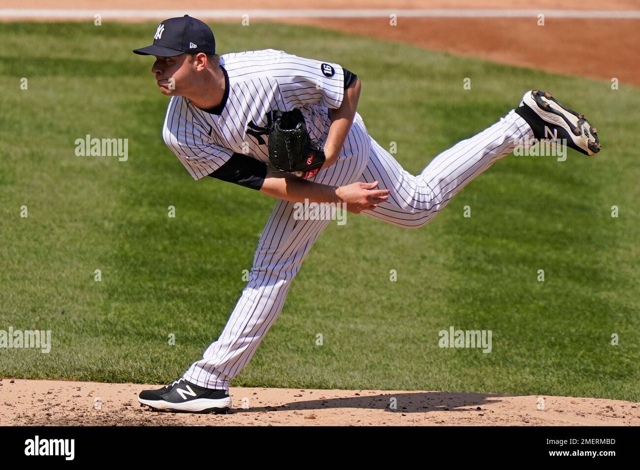CORRECTS TO RELIEF PITCHER NOT STARTER New York Yankees relief pitcher ...
