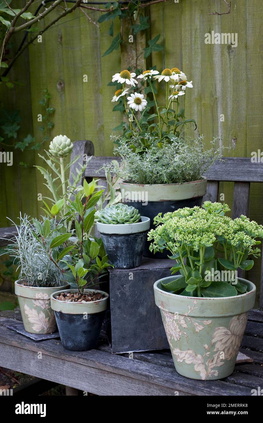 Decoupage pots hi-res stock photography and images - Alamy