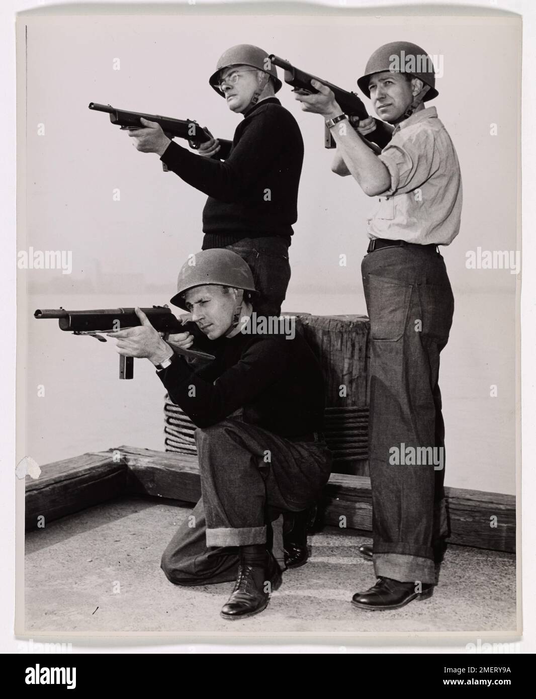 Sub machine gun hi-res stock photography and images - Alamy