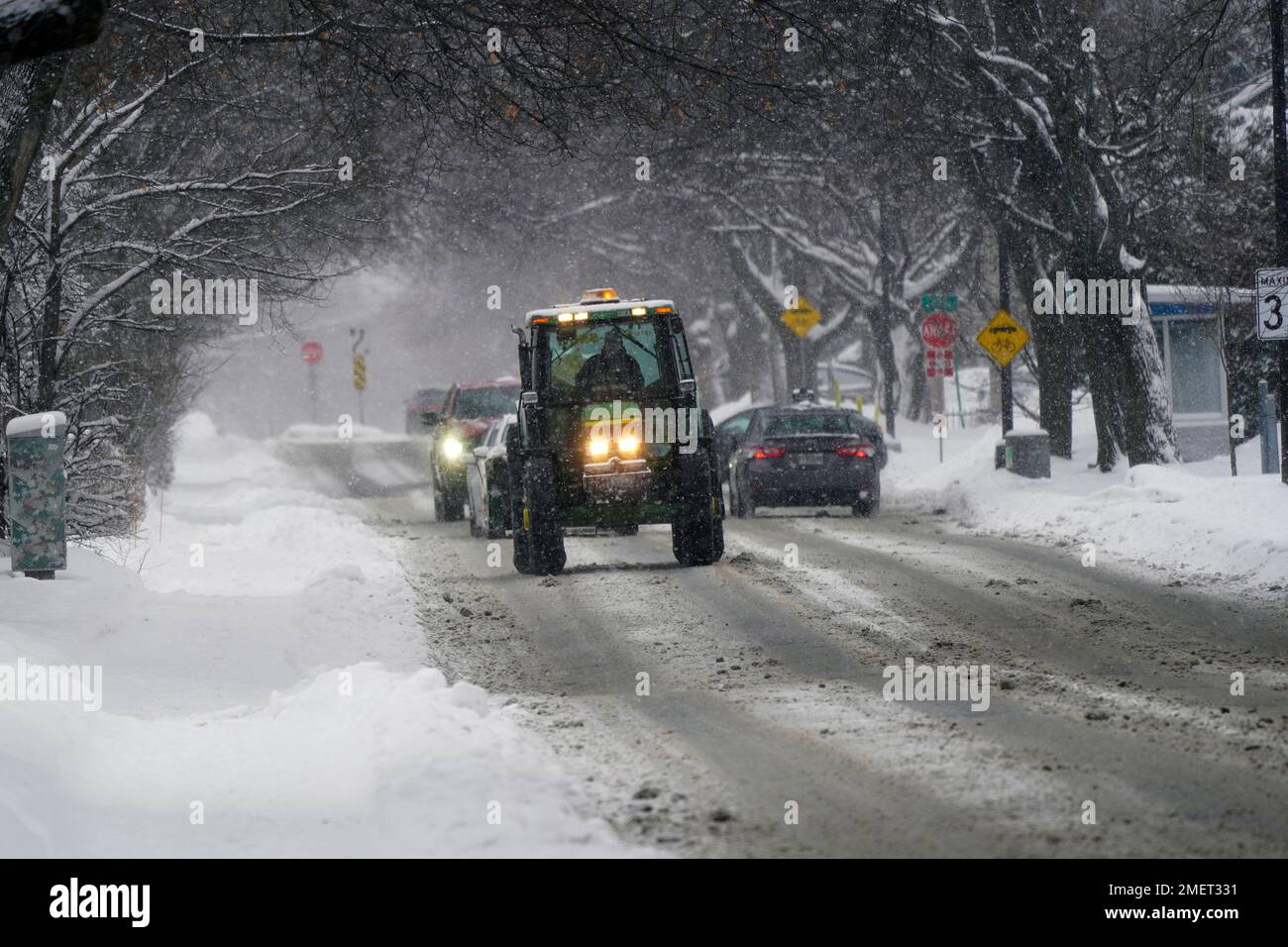 Traffic snow jam hi-res stock photography and images - Alamy