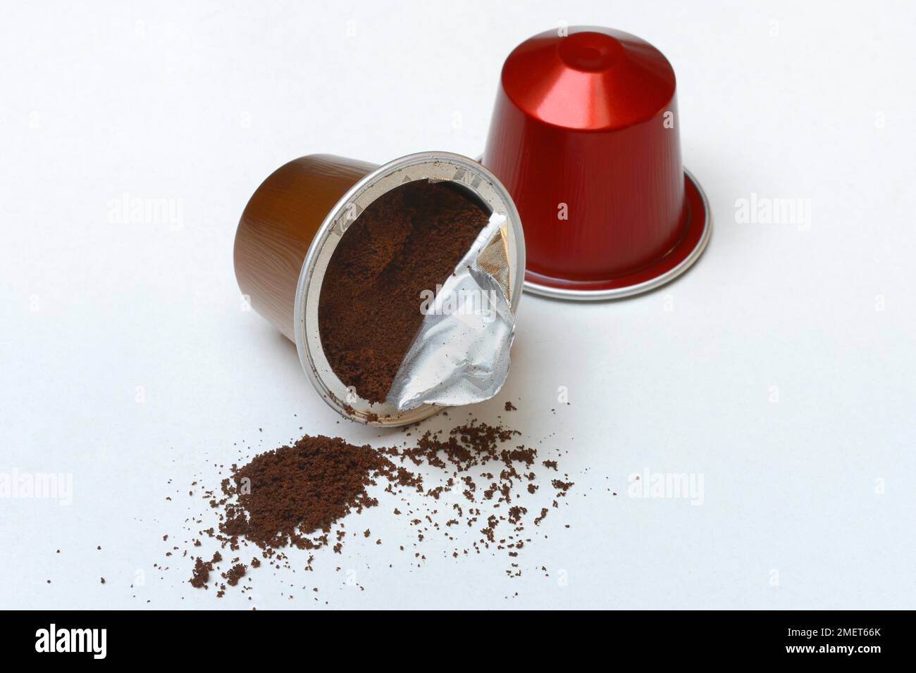 Capsule with powder hi-res stock photography and images - Alamy