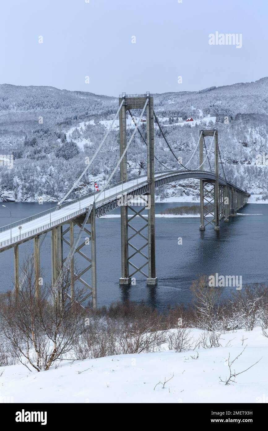 Tjeldsund Bridge in winter, connection to the island of Hinnoya ...
