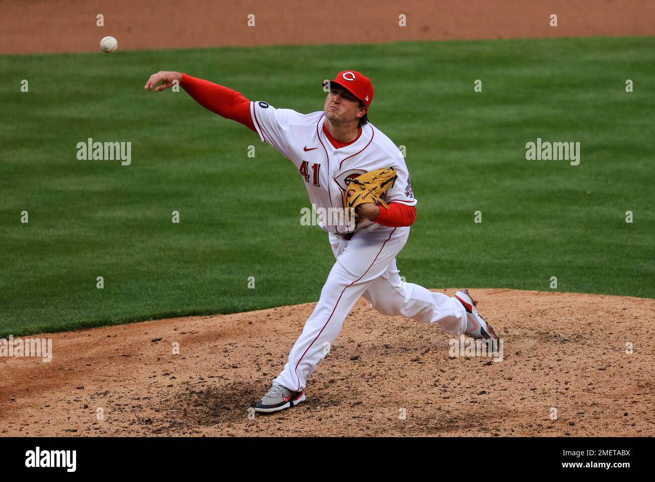 Cincinnati Reds' Carson Fulmer throws during a baseball game against ...