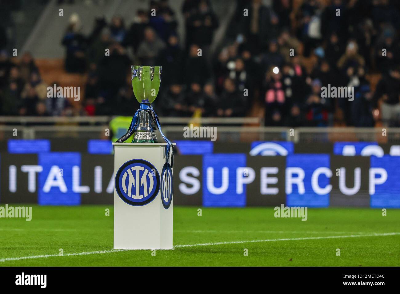 Supercup general hi-res stock photography and images - Alamy