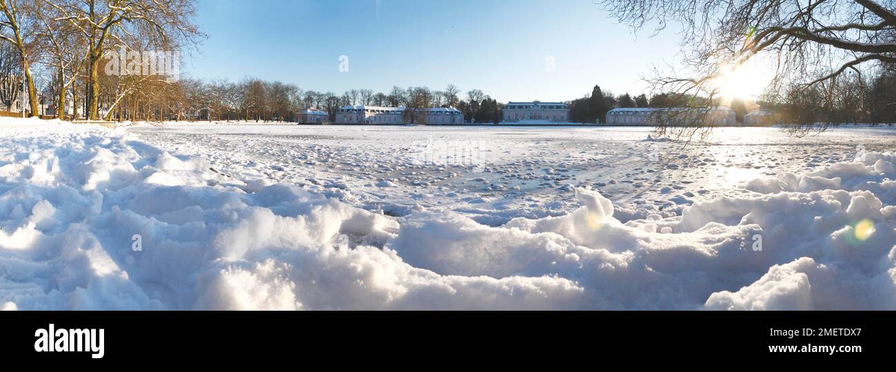 Benrath Castle in the snow, Duesseldorf, Germany Stock Photo - Alamy