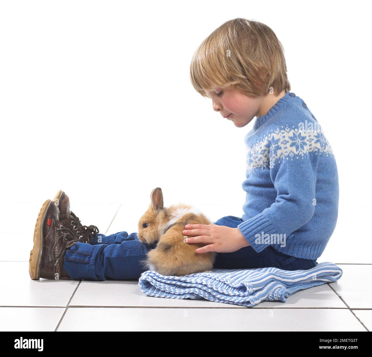 Child boy profile hi-res stock photography and images - Alamy