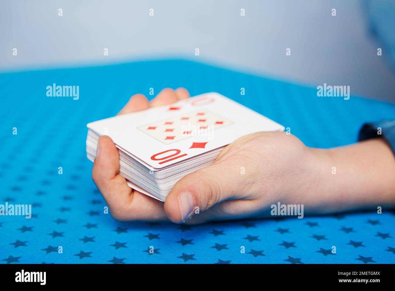 Trick cards changing card on hi-res stock photography and images - Alamy