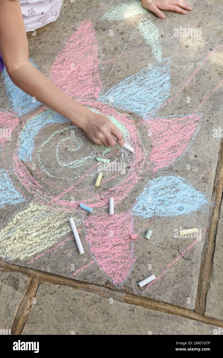 Pavement drawing hi-res stock photography and images - Alamy