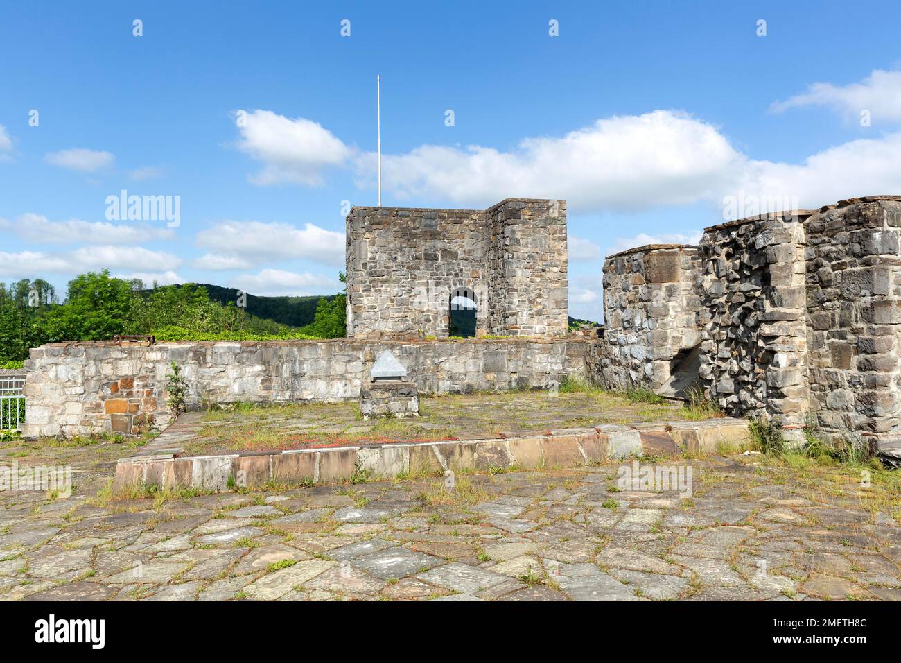 Castle ruins, former medieval castle of the Arnsberg counts, later ...