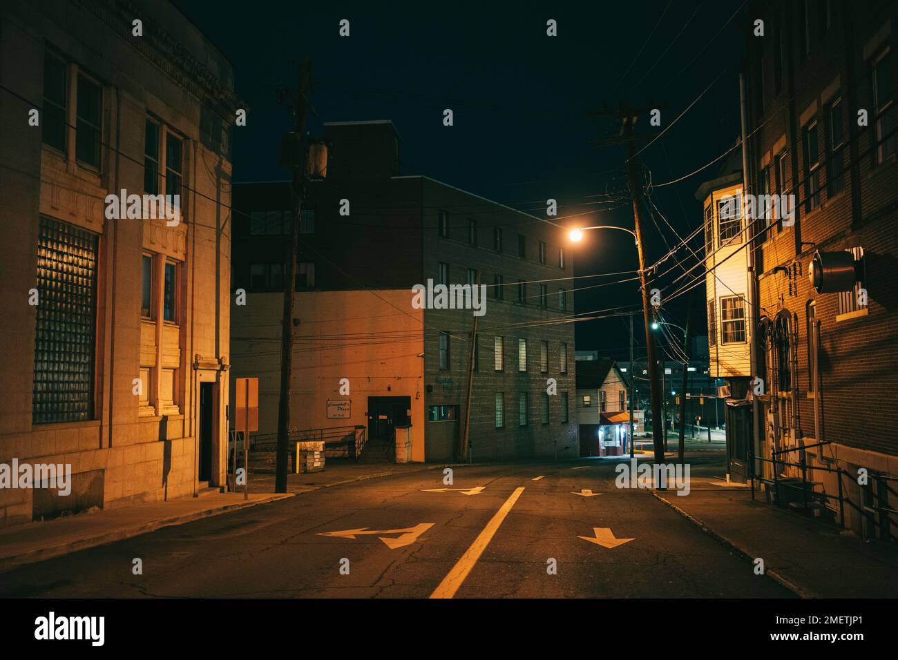 Night street scene, Parkersburg, West Virginia Stock Photo - Alamy