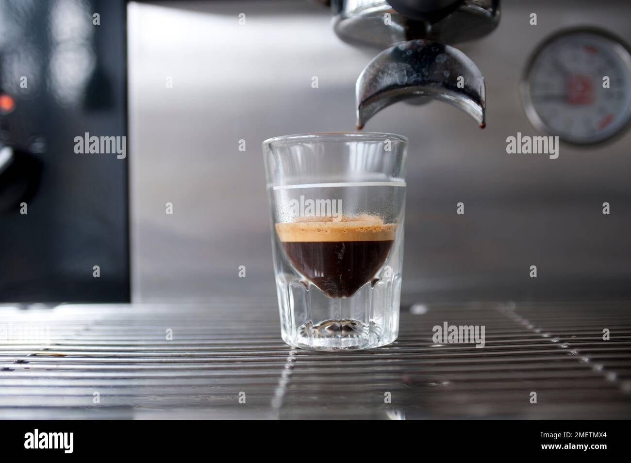 Inside coffee machine hi-res stock photography and images - Alamy