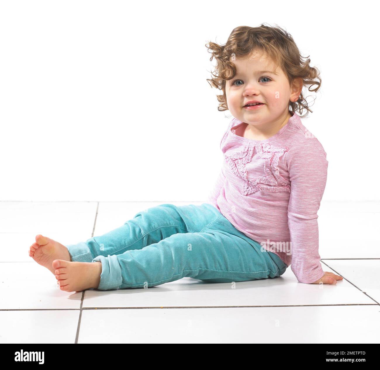 Leaning on one hand hi-res stock photography and images - Alamy