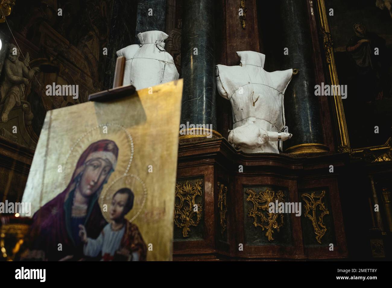 Shrouded statues at the funeral of Oleg Yashchishin, Kirilo Vishivaniy ...