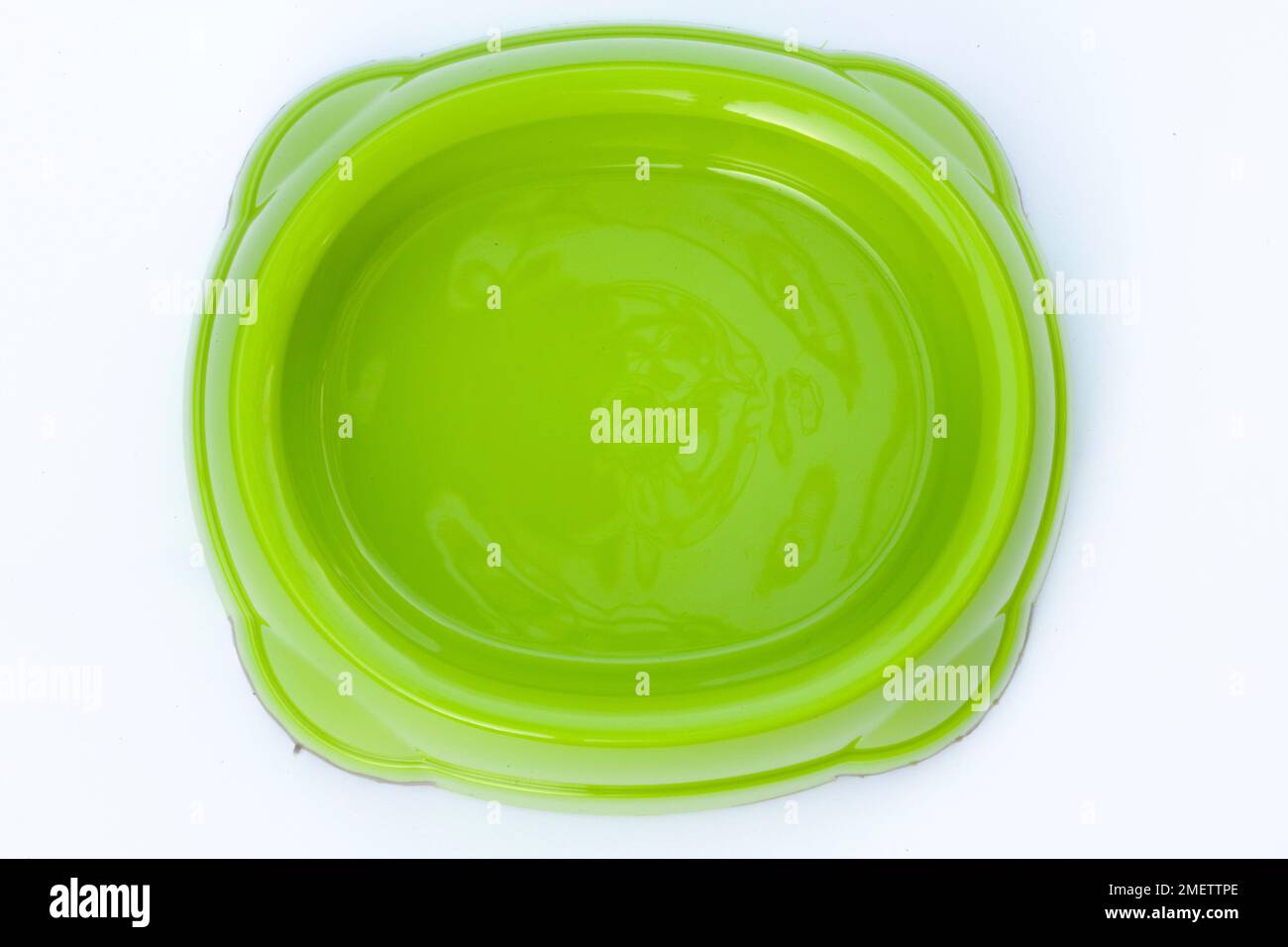 Plastic bowl above hi-res stock photography and images - Alamy