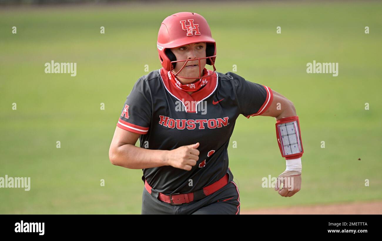 Houston's Kati Ray Brown (1) runs from second base during an NCAA ...