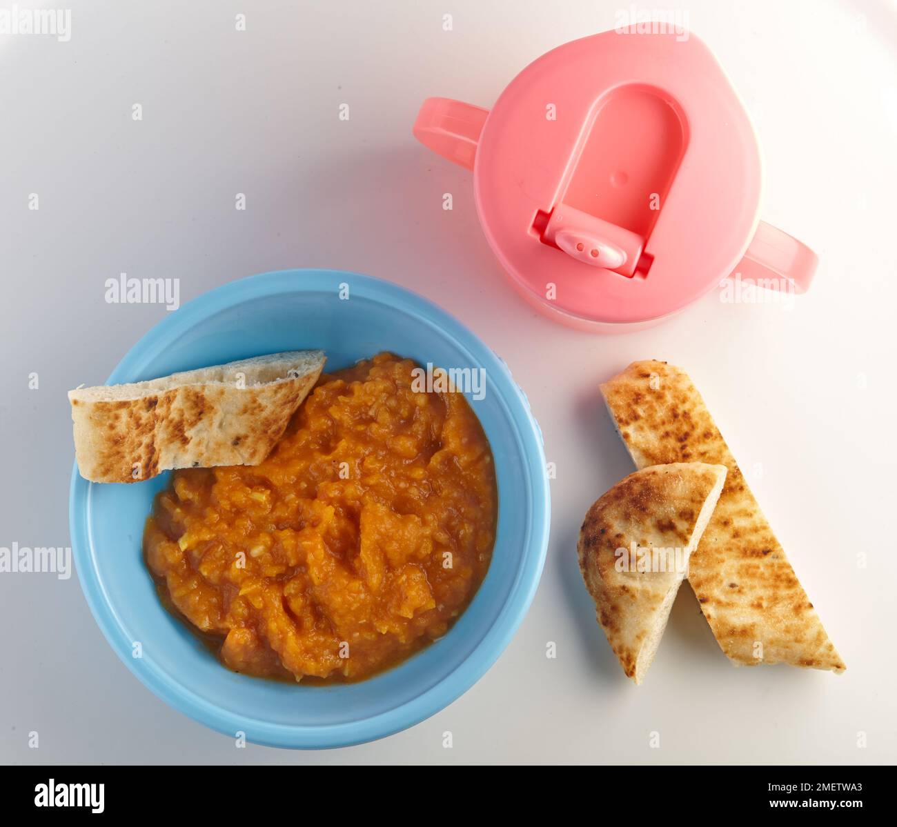 Vegetable curry with pitta bread Stock Photo - Alamy