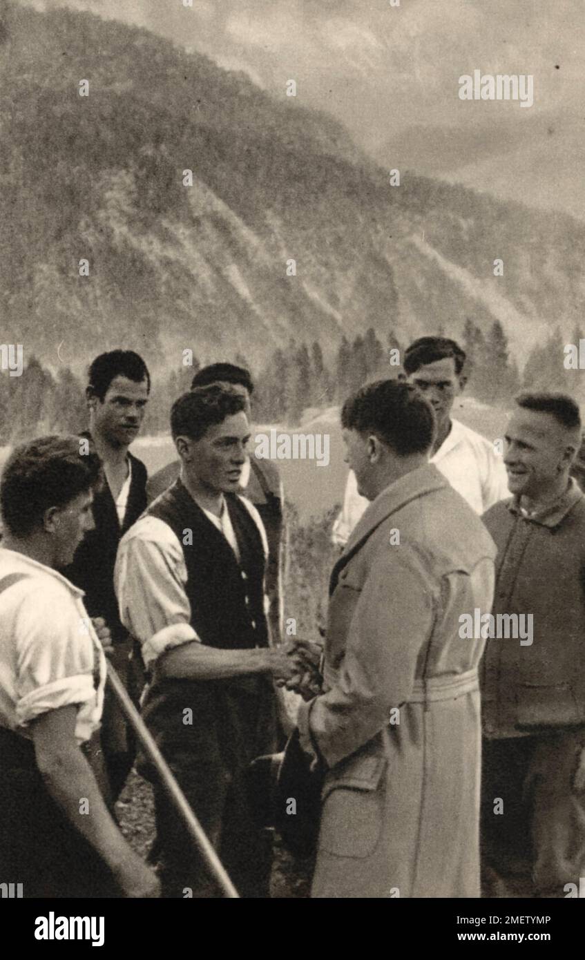 Adolf Hitler (* 20 April 1889 in Braunau am Inn) (â€ 30 April 1945 ...