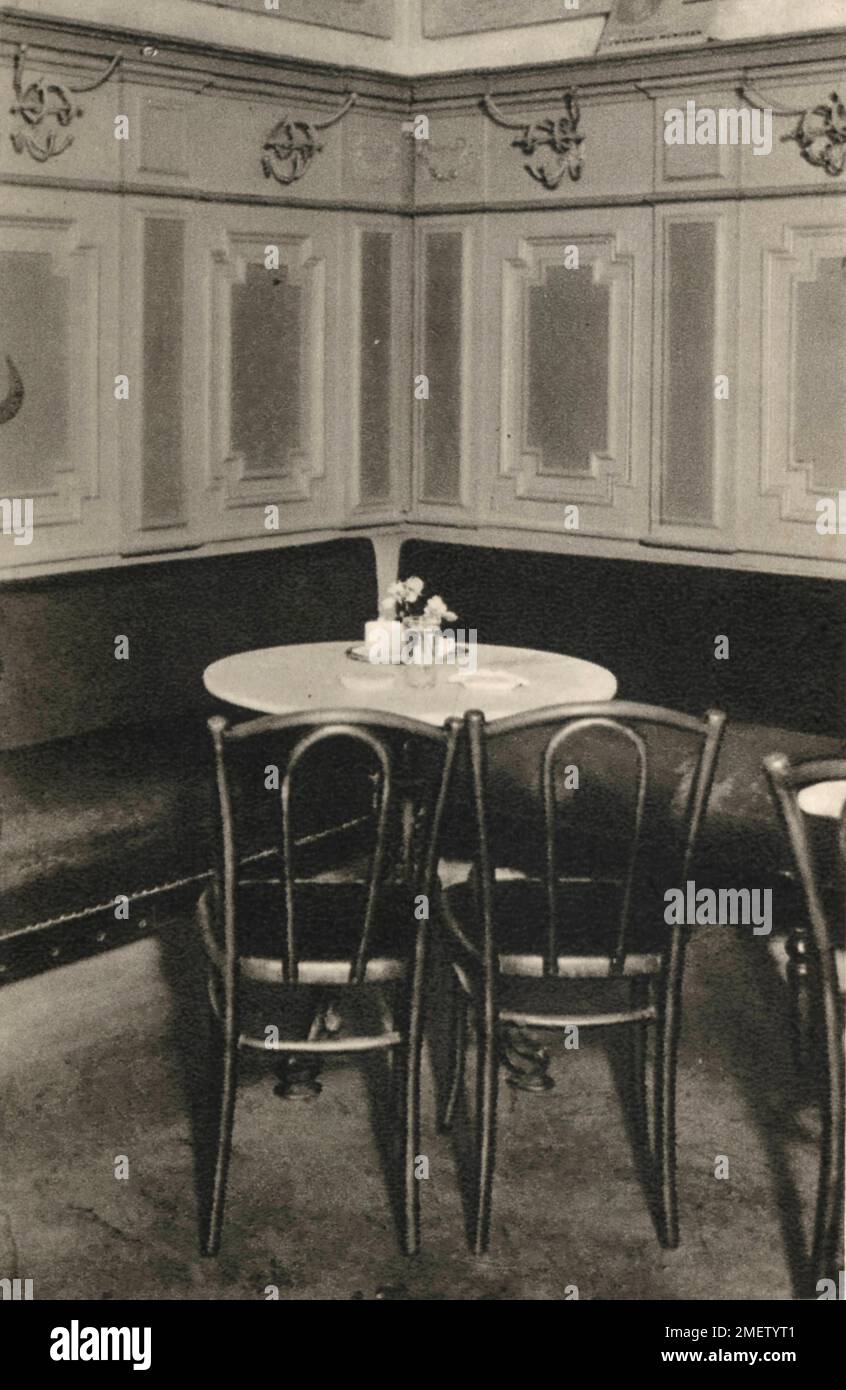 Adolf Hitler (* 20 April 1889 in Braunau am Inn) (â€ 30 April 1945 ...