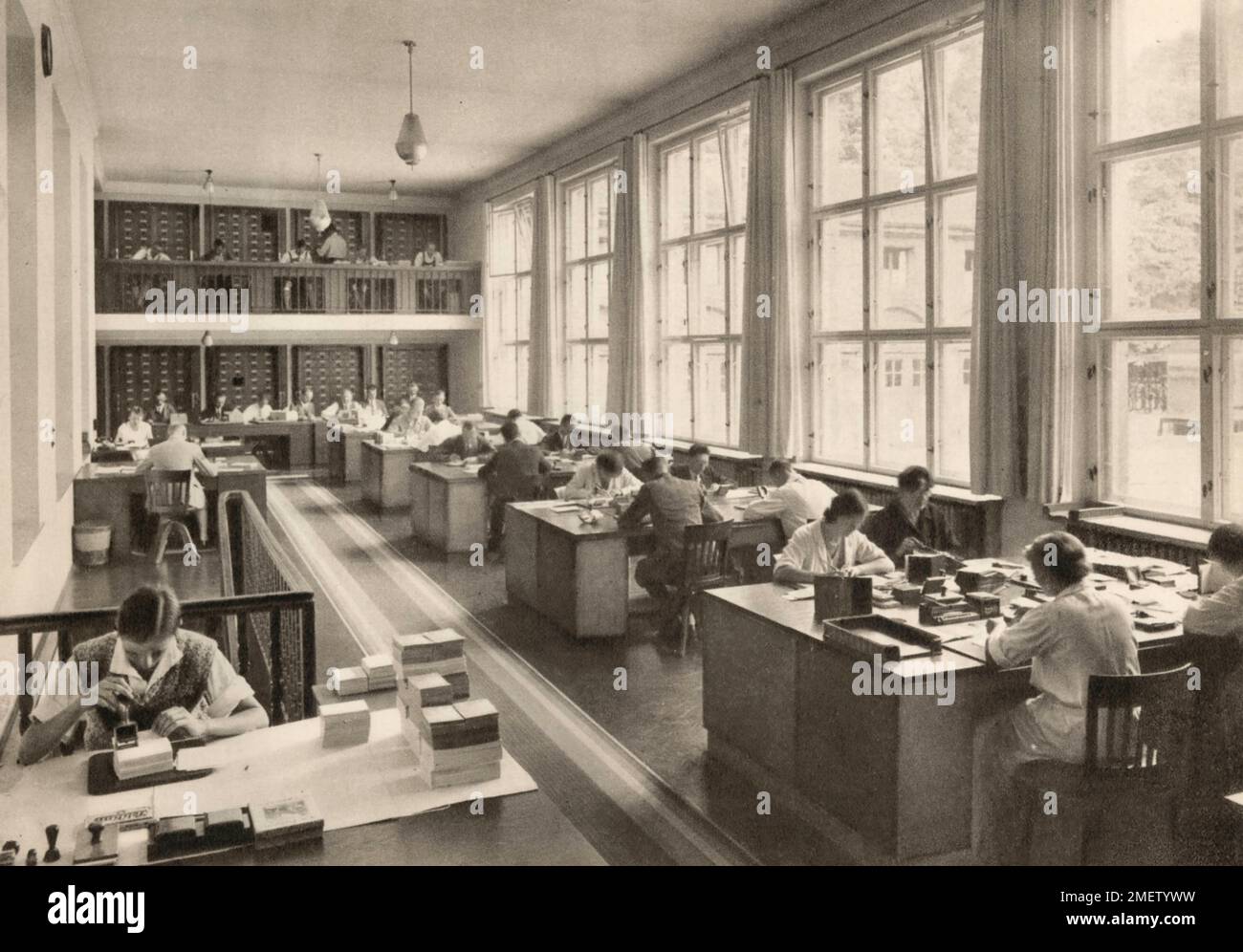 Adolf Hitler (* 20 April 1889 in Braunau am Inn) (â€ 30 April 1945 ...