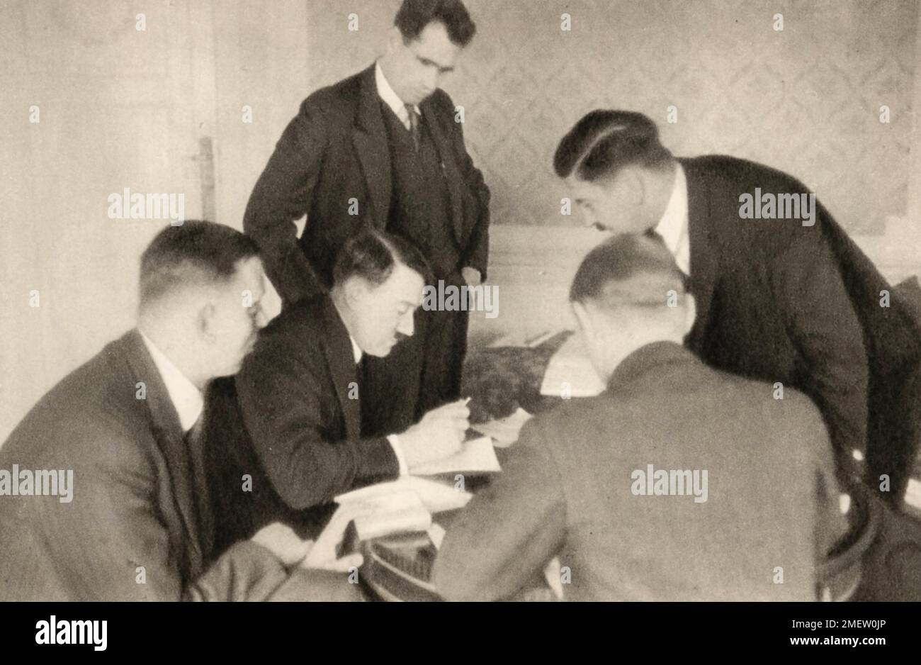 Adolf Hitler (* 20 April 1889 in Braunau am Inn) (â€ 30 April 1945 ...