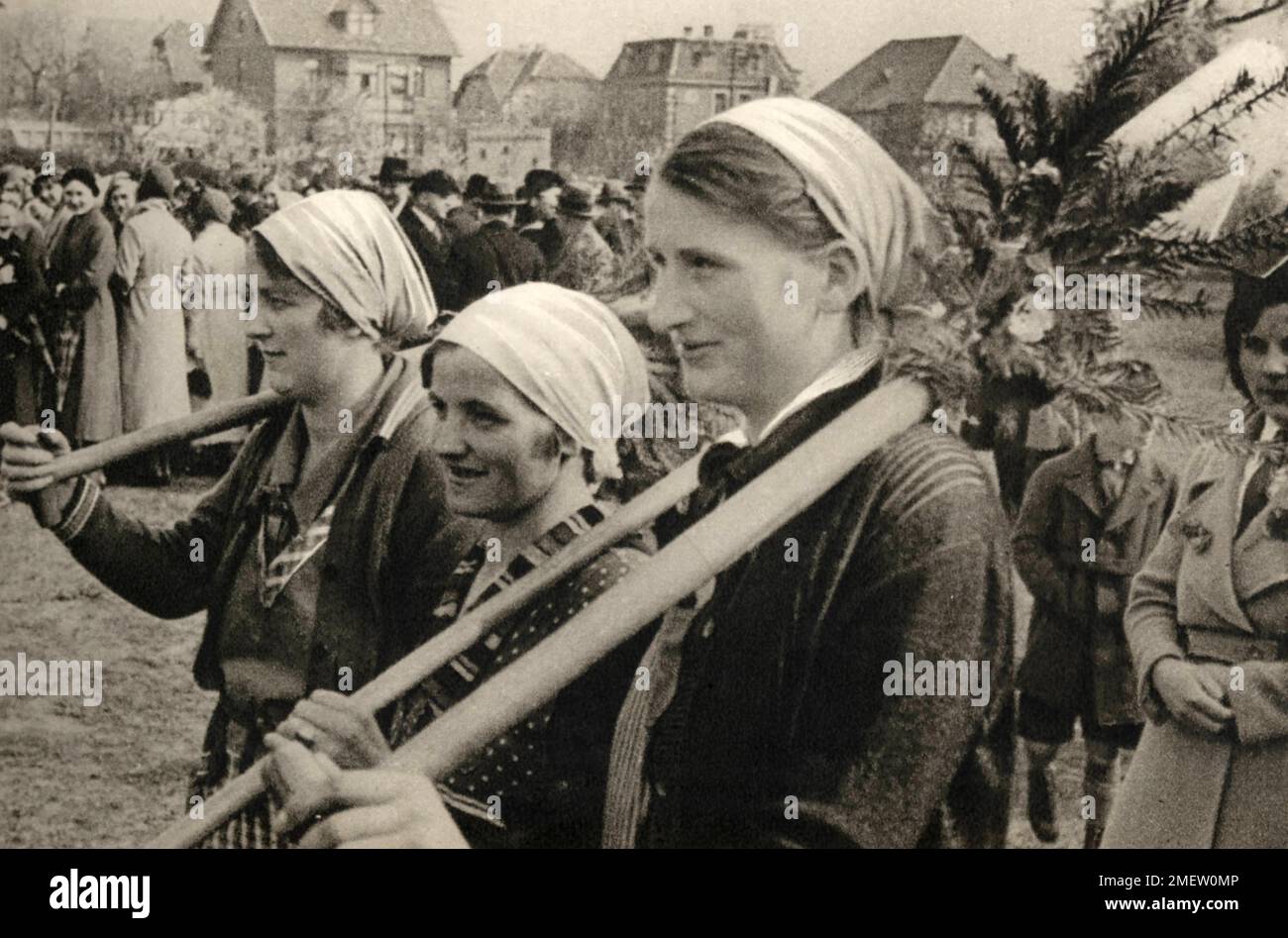 Adolf Hitler (* 20 April 1889 in Braunau am Inn) (â€ 30 April 1945 ...