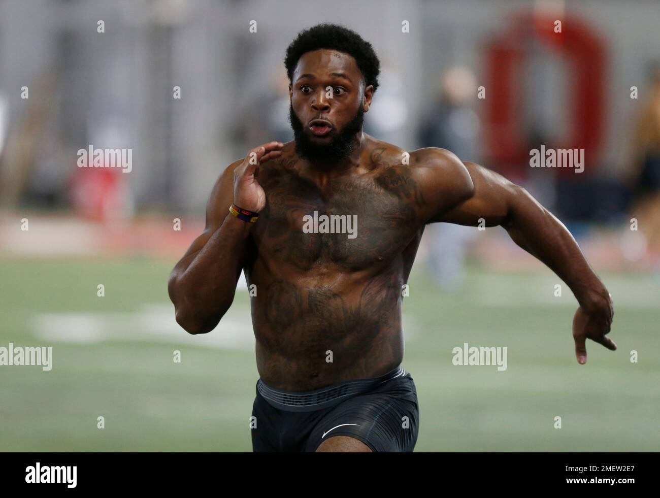 Ohio State linebacker Baron Browning runs the 40-yard dash during an ...