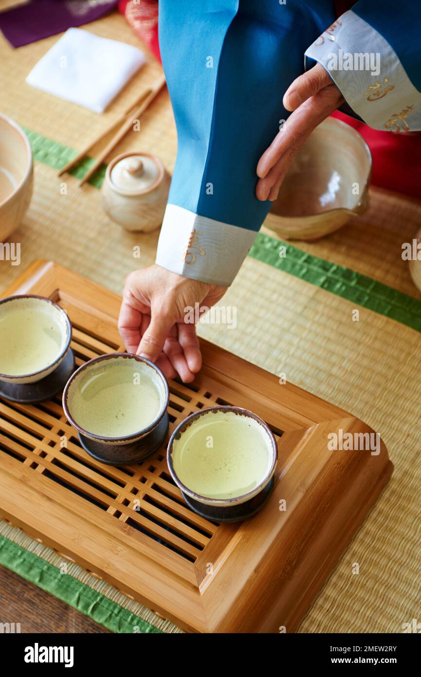 Korean tea ceromony hi-res stock photography and images - Alamy