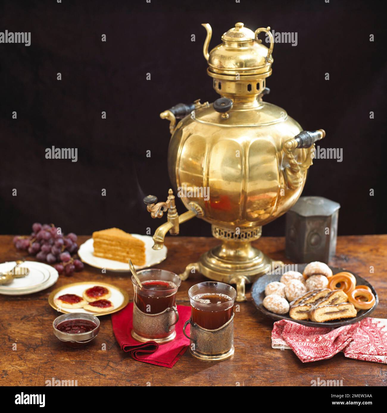 Russian tea room hi-res stock photography and images - Alamy