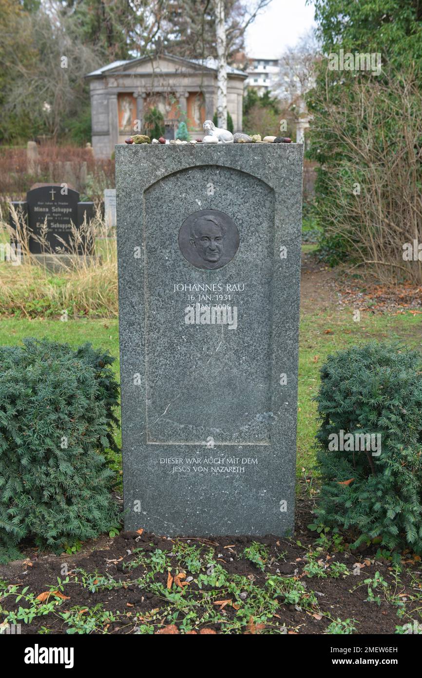 Friedhof party hi-res stock photography and images - Alamy