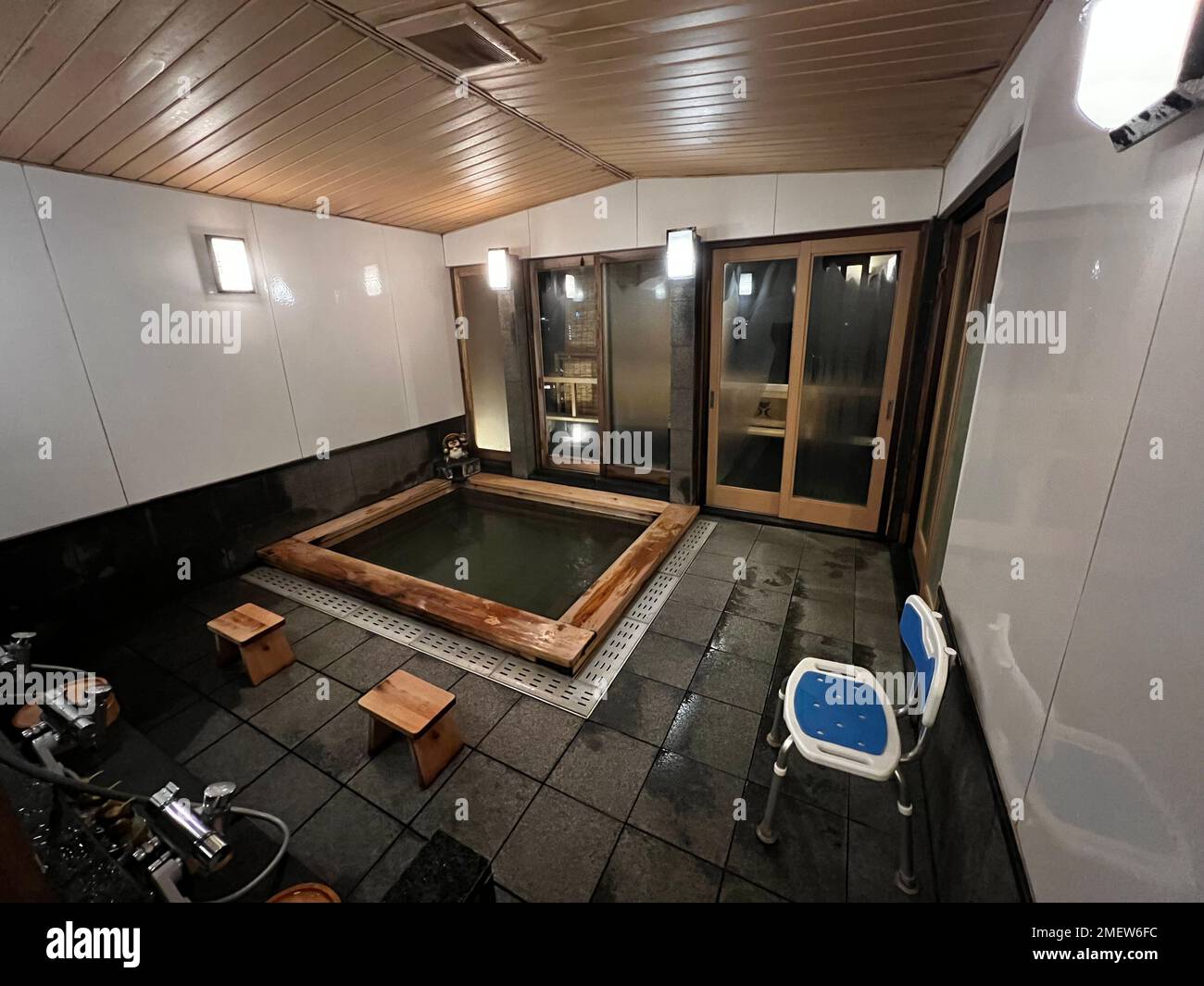 Japanese wooden bath hi-res stock photography and images - Alamy