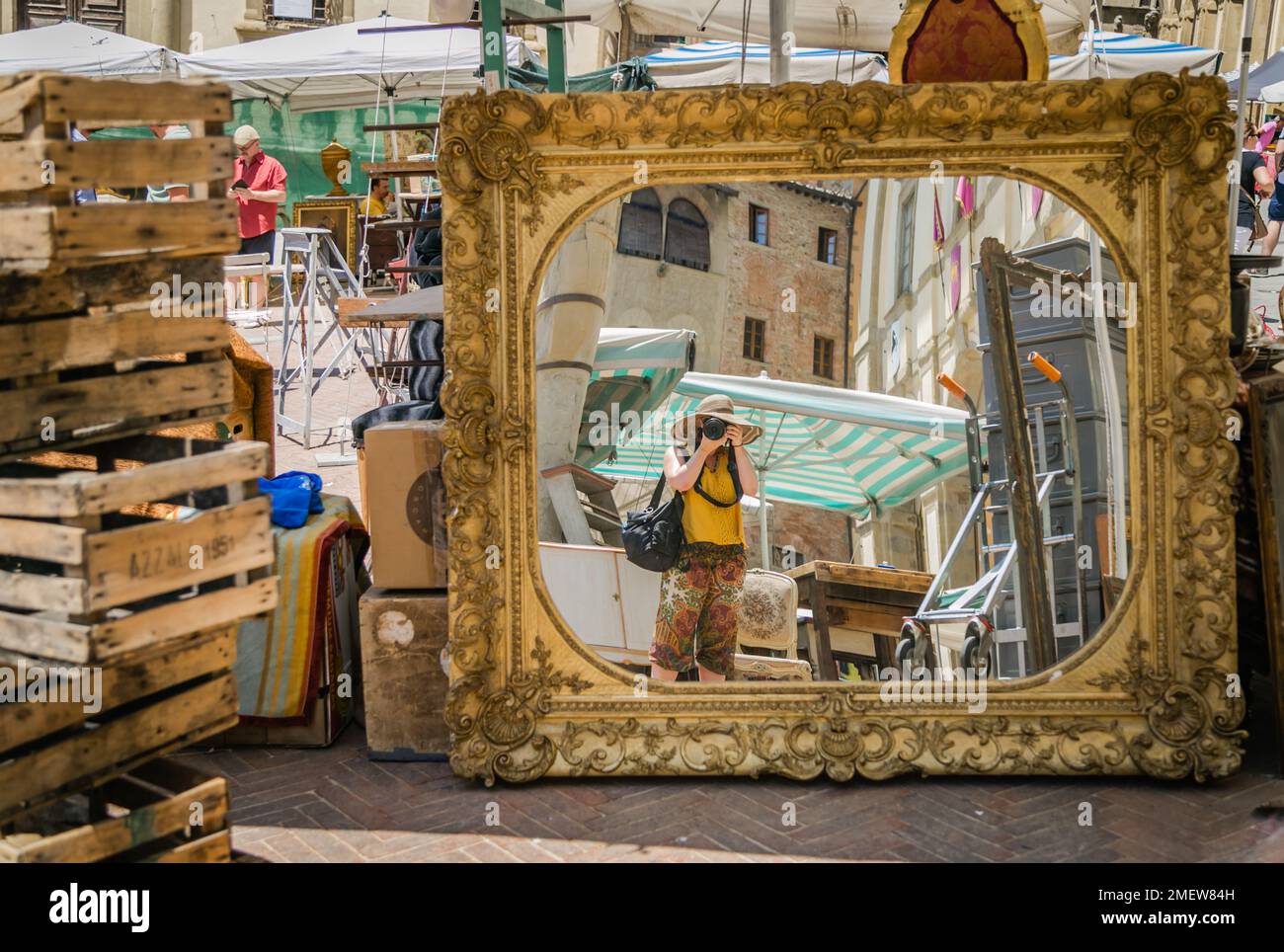 Woman in antique shopping hi-res stock photography and images - Alamy