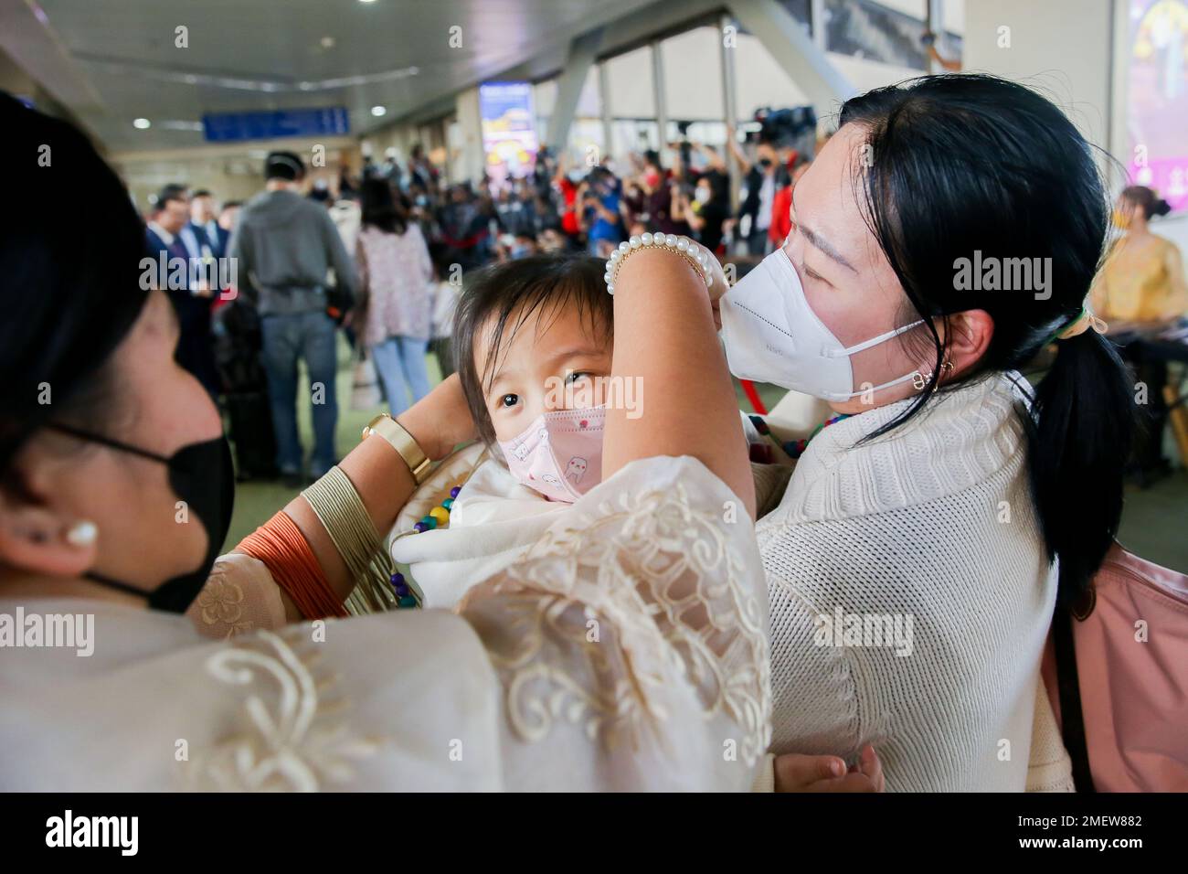 Pasay City, Philippines. 24th Jan, 2023. Tourists from China are ...