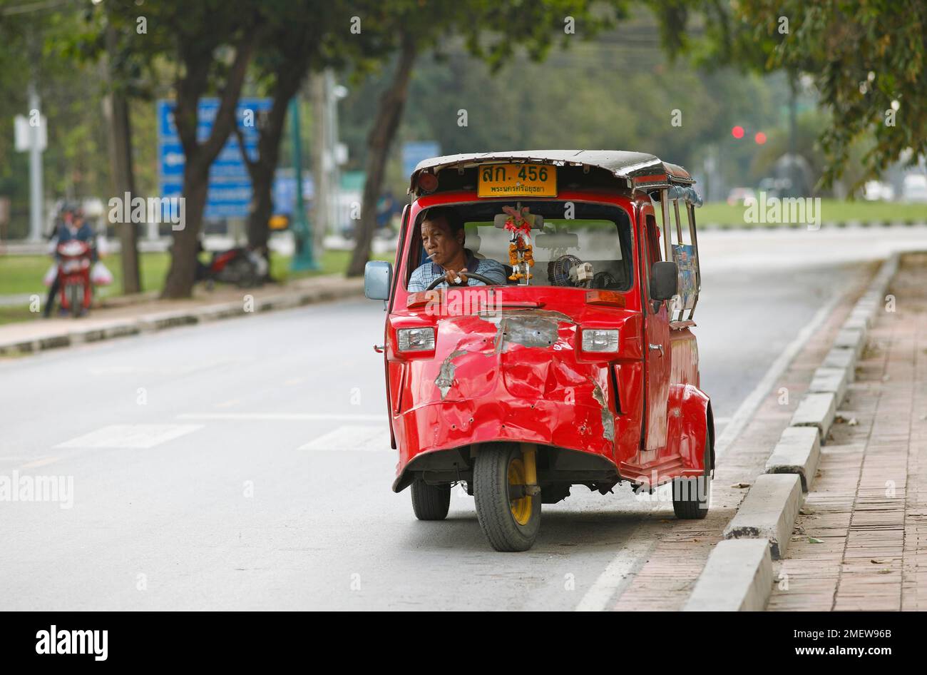 Tuk tuks on road hi-res stock photography and images - Alamy