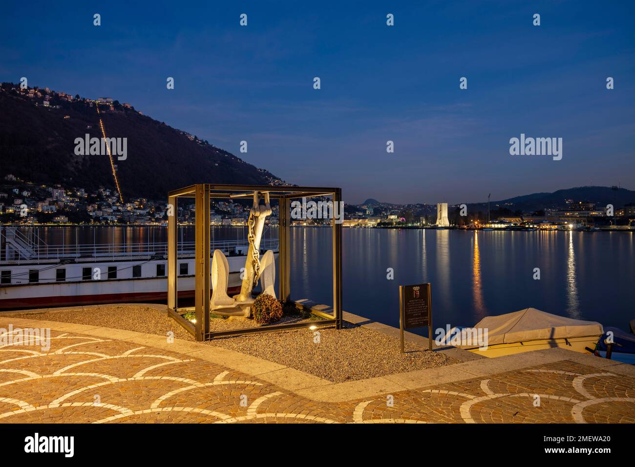 Monumento ai Marinai dItalia, Seafarers Monument, at the back harbour ...