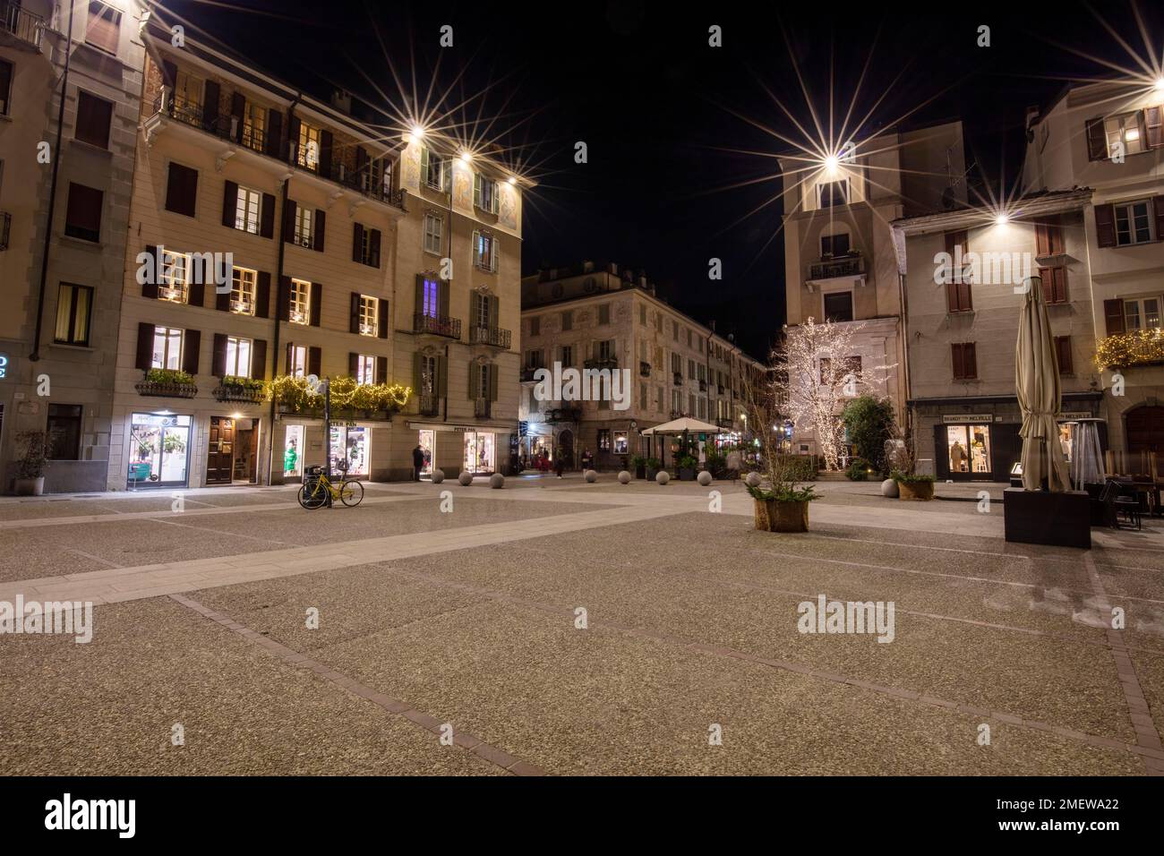 Old buildings, Piazza di Alessandro Volta, Como, Lombardy, Italy Stock ...