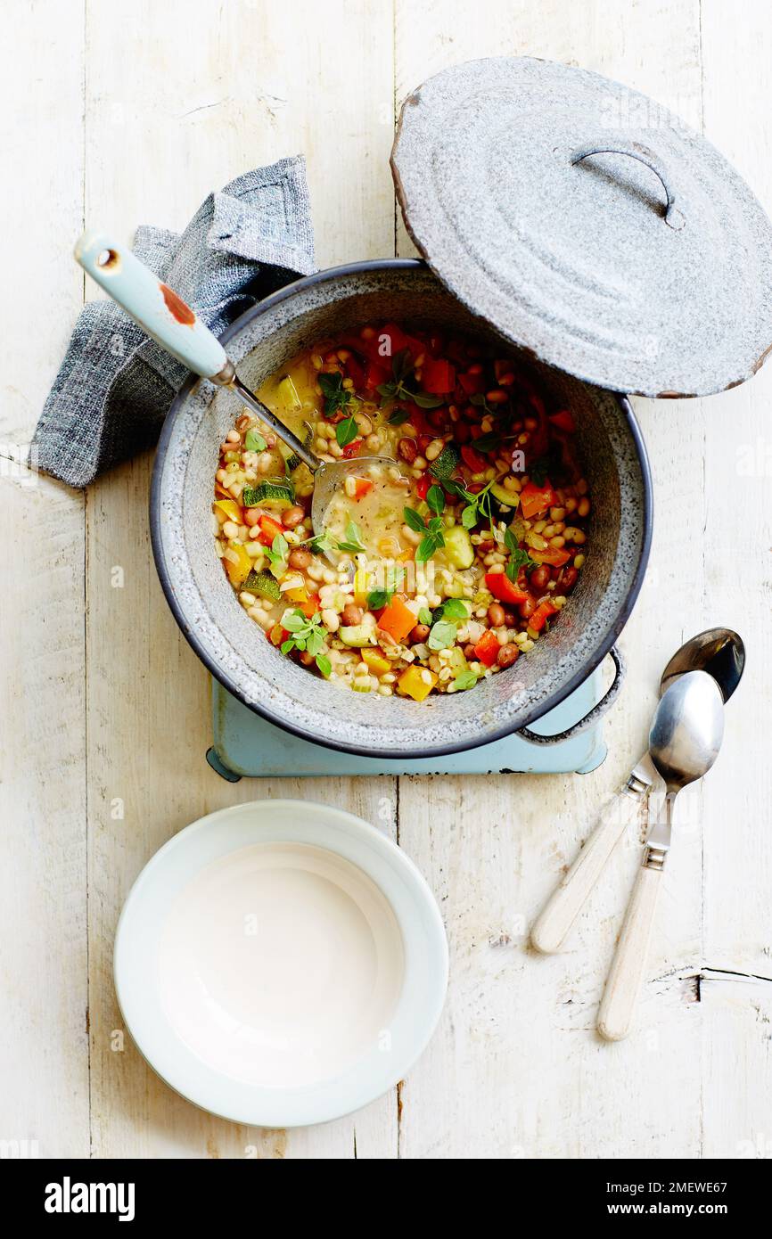 Borlotti beans stew hi-res stock photography and images - Alamy