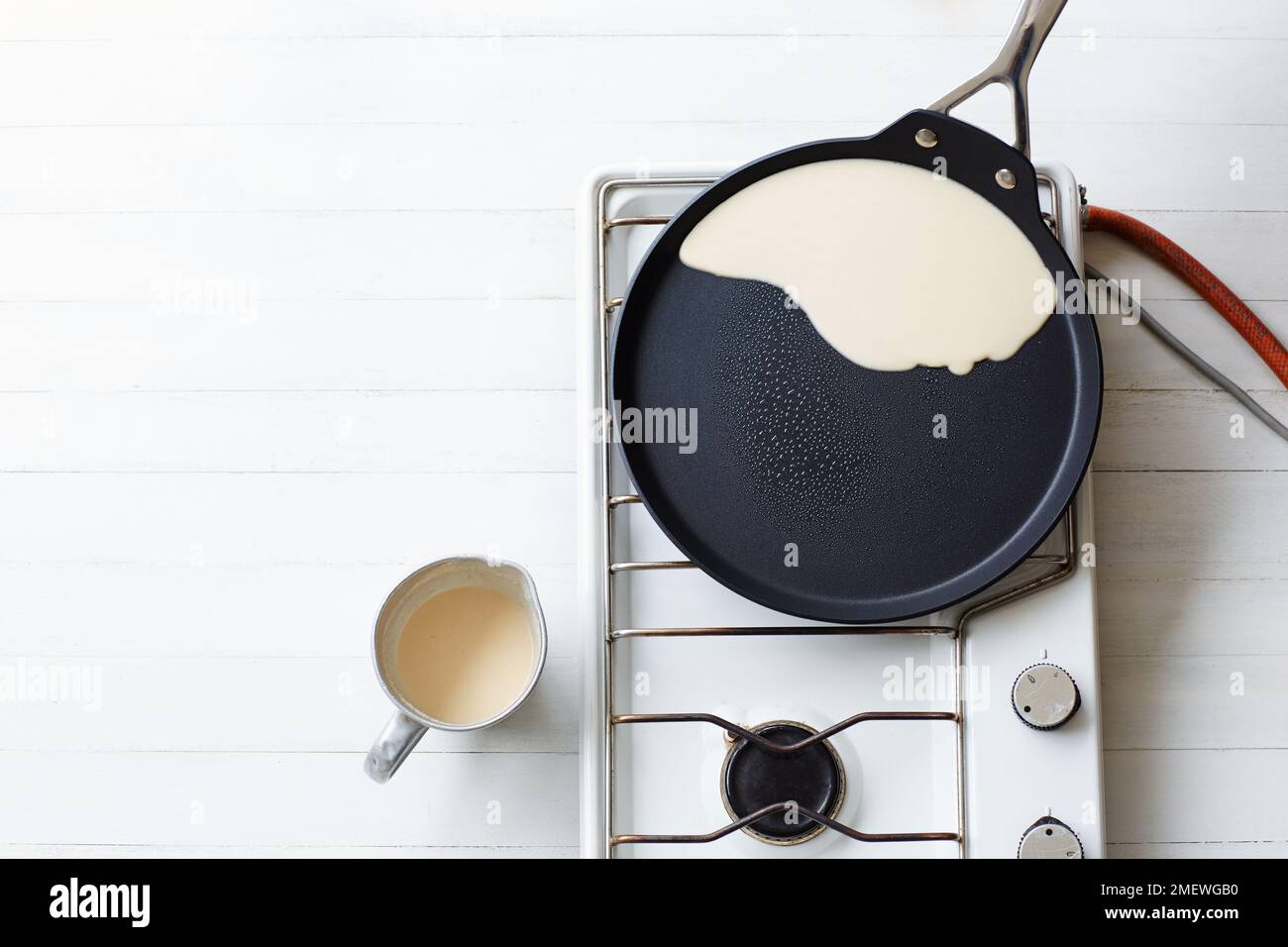 Cooking of dessert hi-res stock photography and images - Alamy