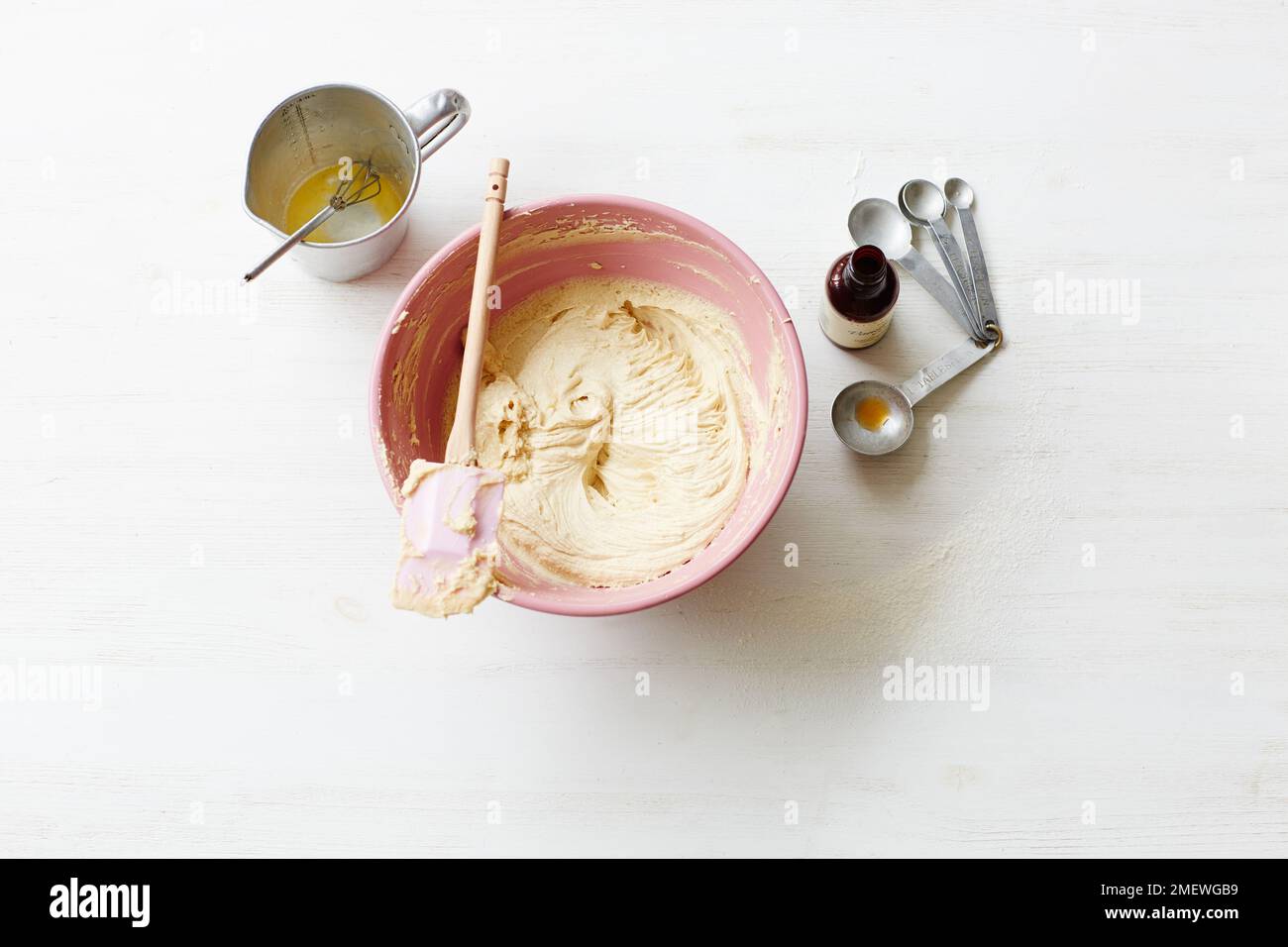 Glazed vanilla bundt cake Stock Photo - Alamy