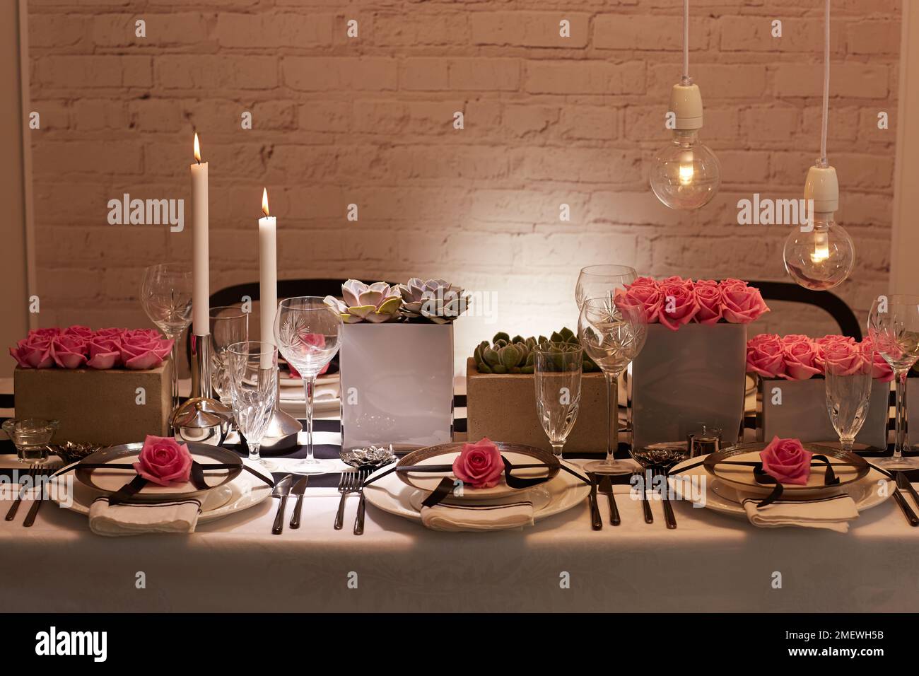 Set up for wedding breakfast hi-res stock photography and images - Alamy