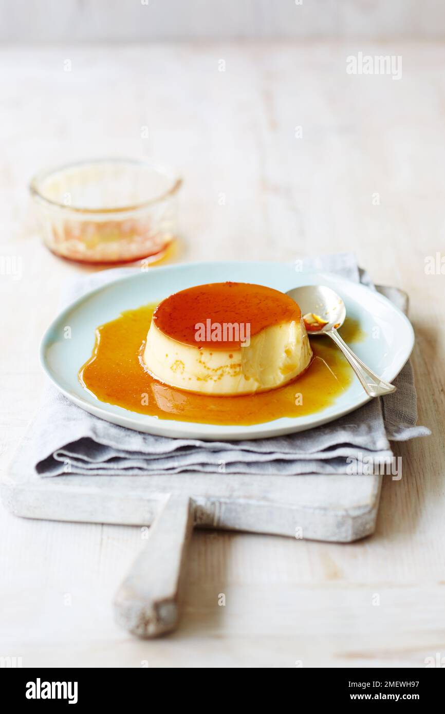 Caramel flower hi-res stock photography and images - Alamy